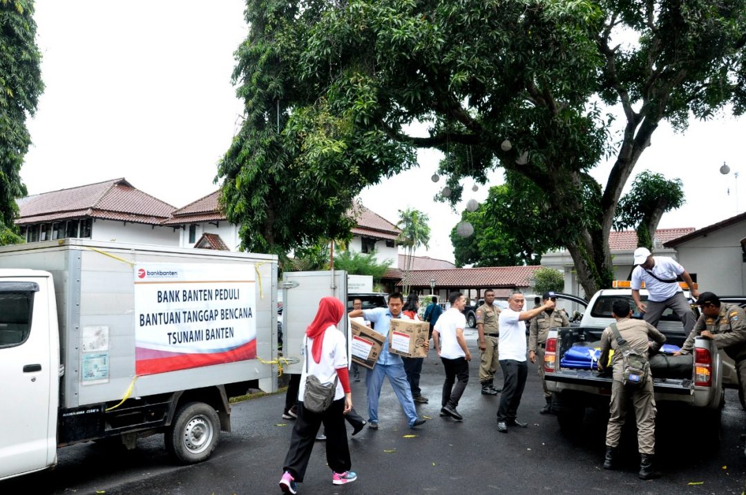 Bank Banten Peduli Korban Tsunami di Banten | Bank Banten | Bank ... Bank Banten Peduli Korban Tsunami di Banten | Bank Banten | Bank ...